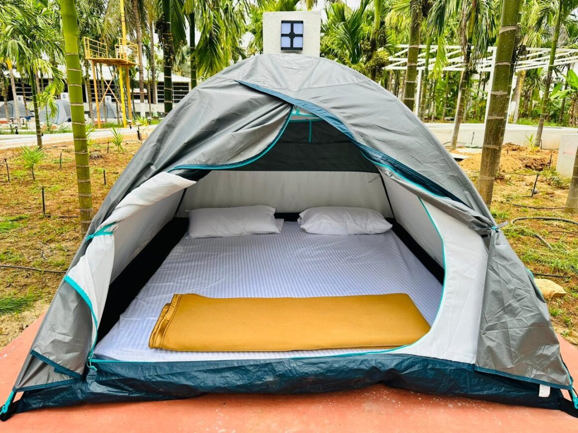 Tent Stay - ‎ ‎ RR Retreat